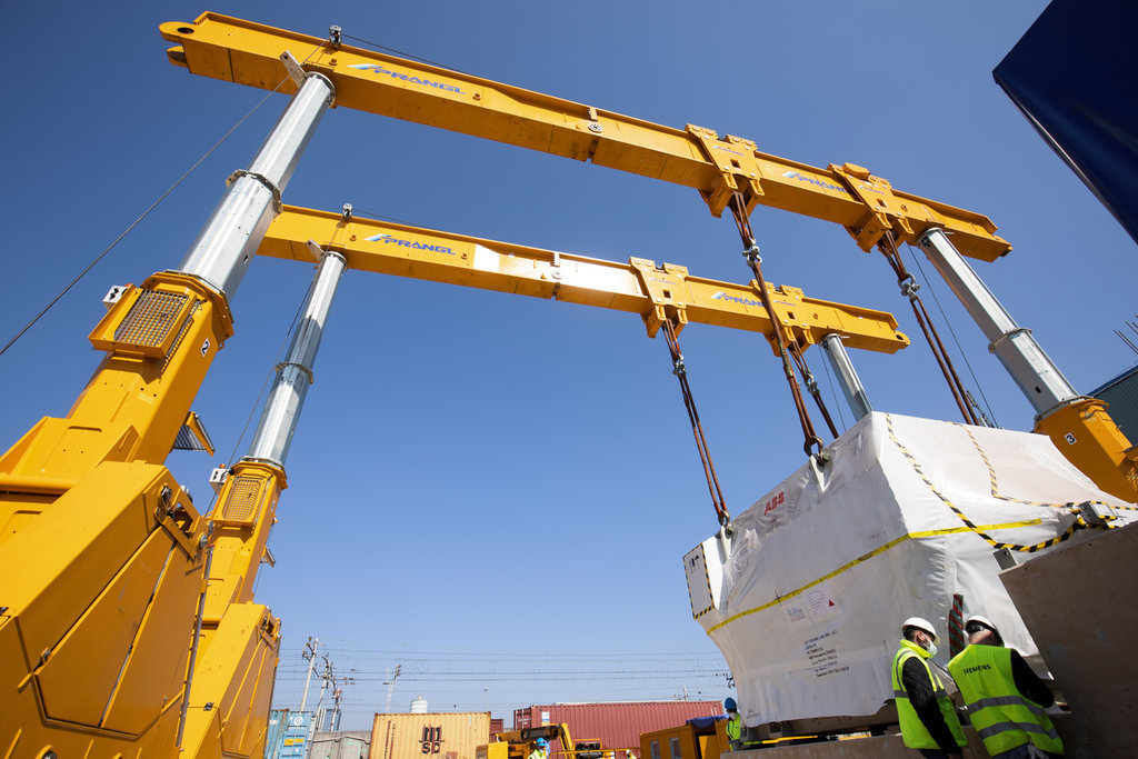 Telescopic cranes